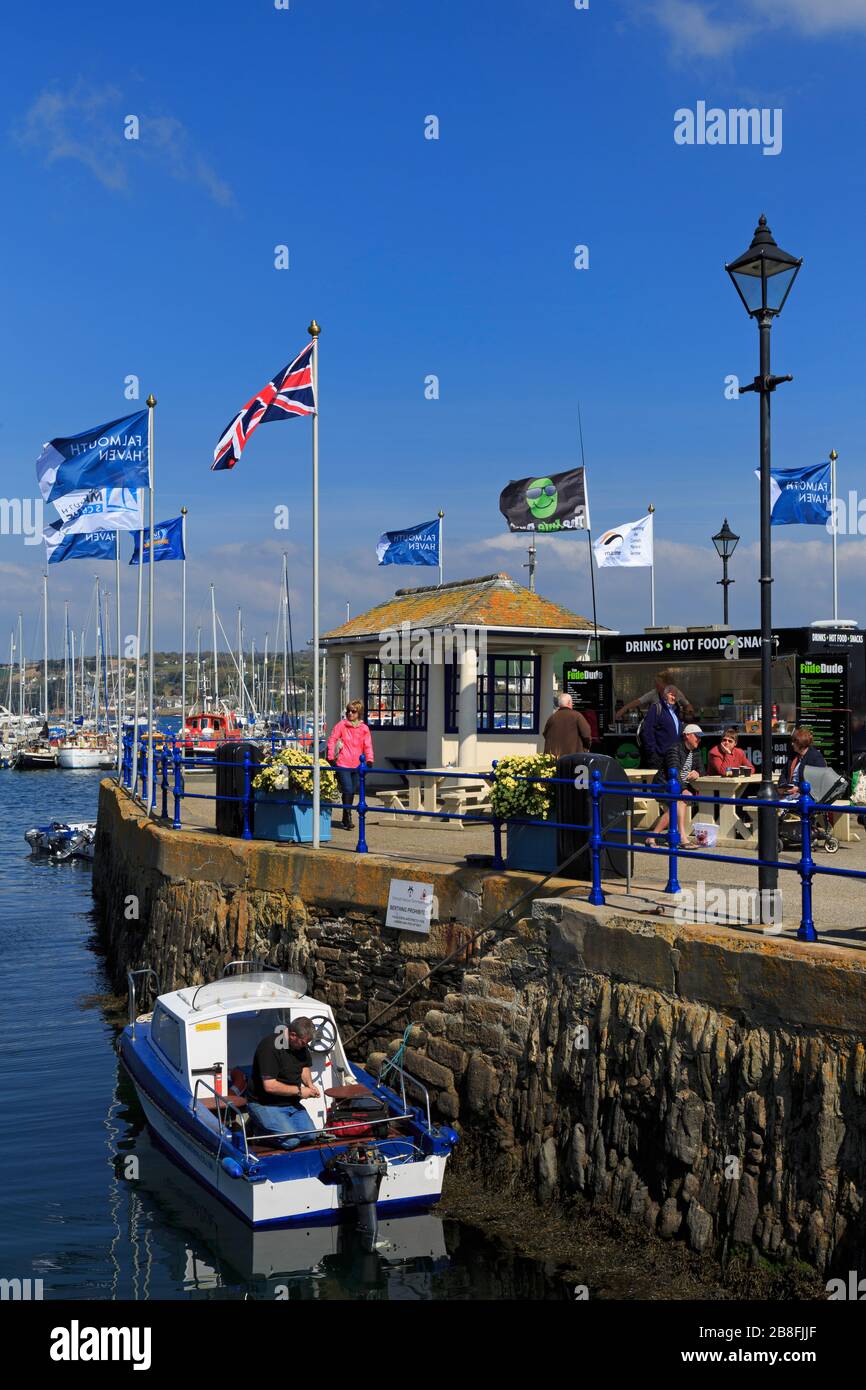 Custom house quay falmouth cornwall hi-res stock photography and images ...
