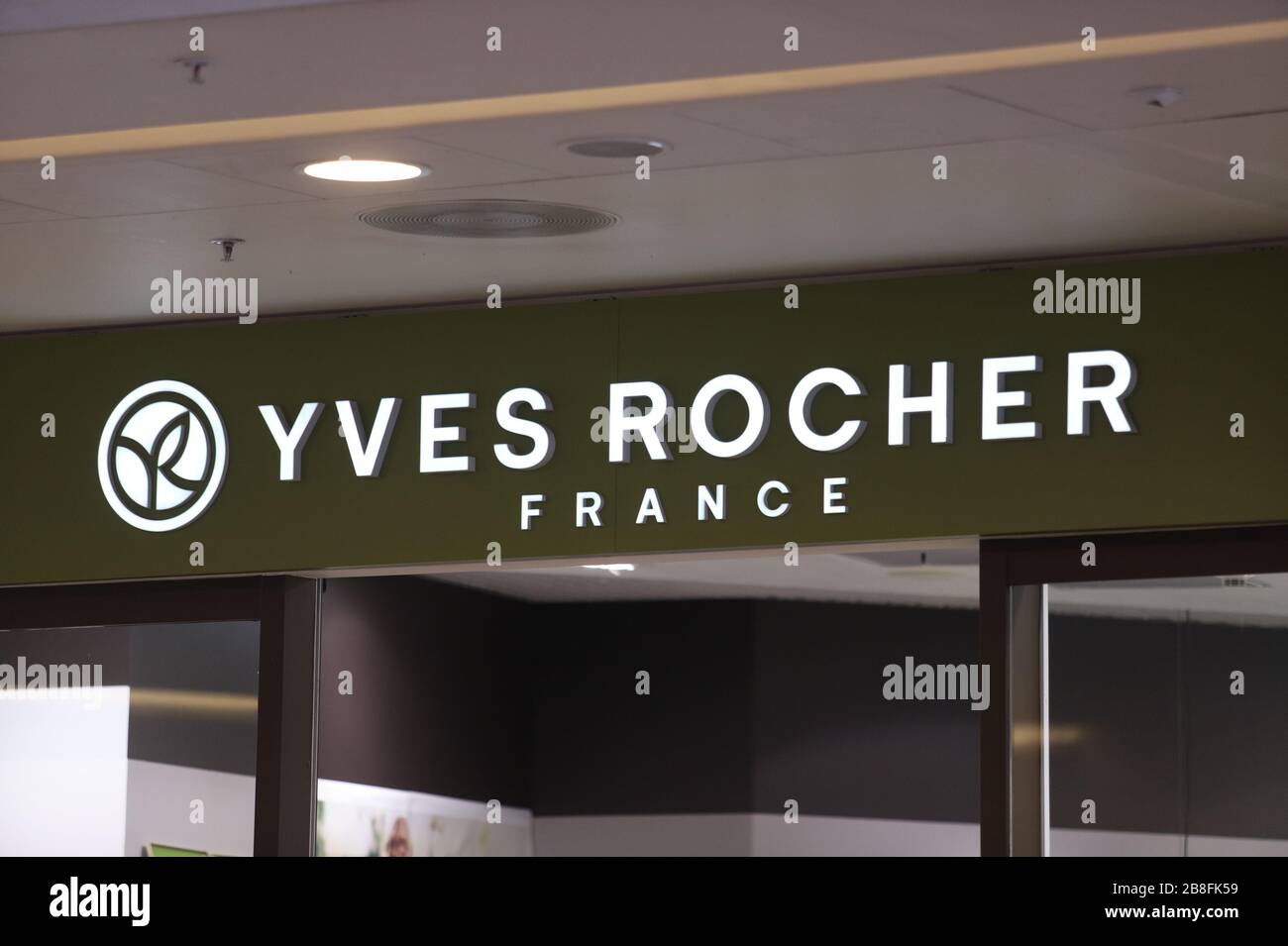 Yves rosher hi-res stock photography and images - Alamy