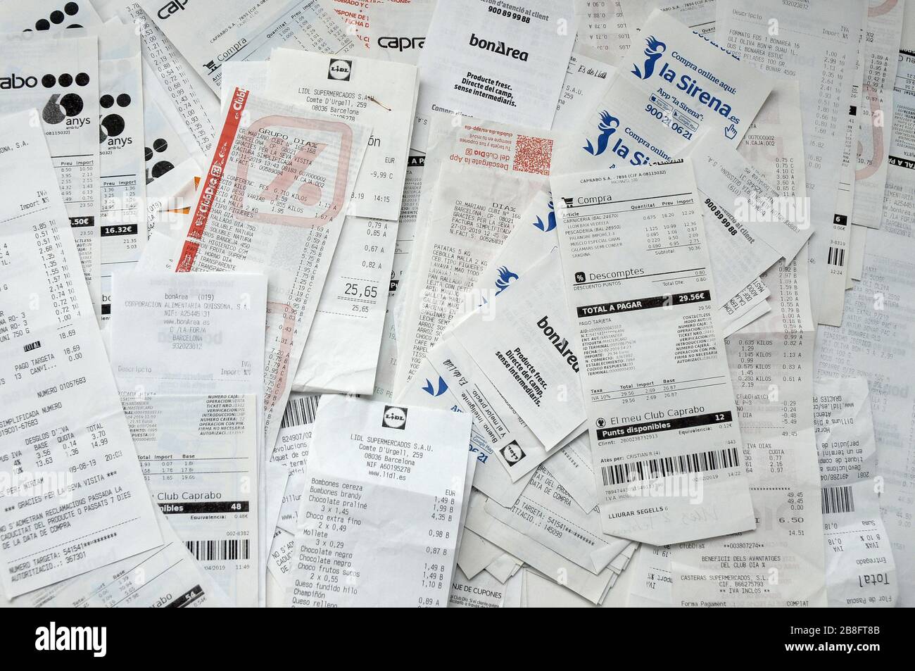 Invoices hi-res stock photography and images - Alamy