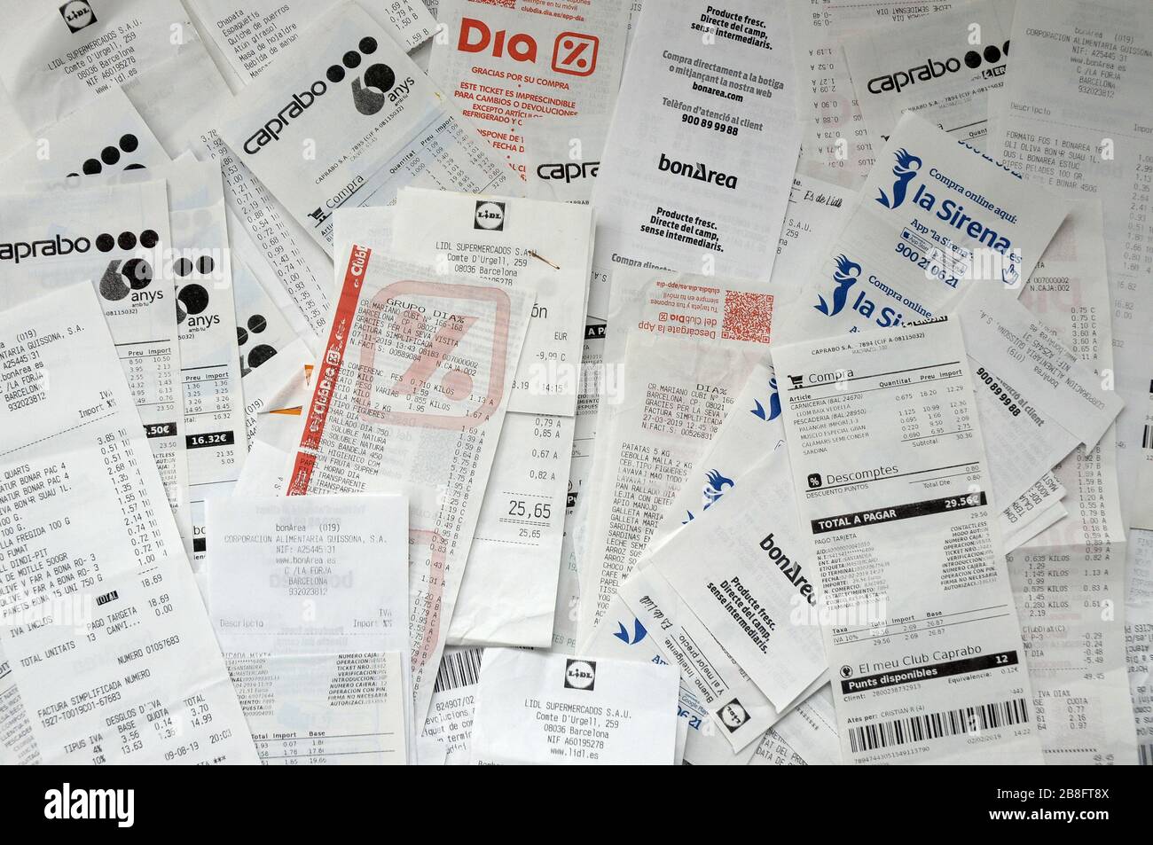Invoices hi-res stock photography and images - Alamy