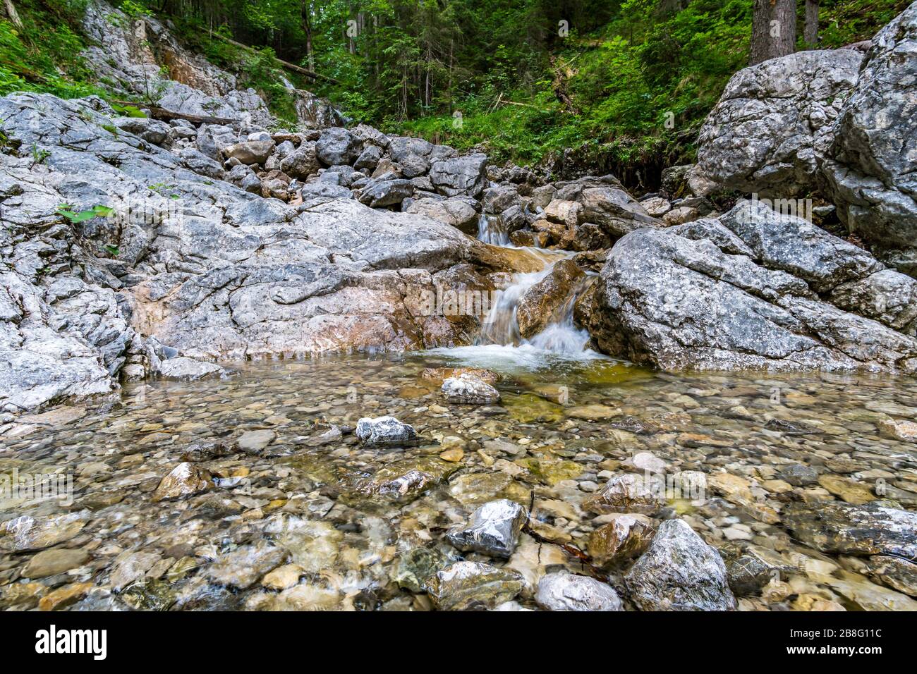 Beautiful streams and small waterfalls on the Eibsee at the Zugspitze ...