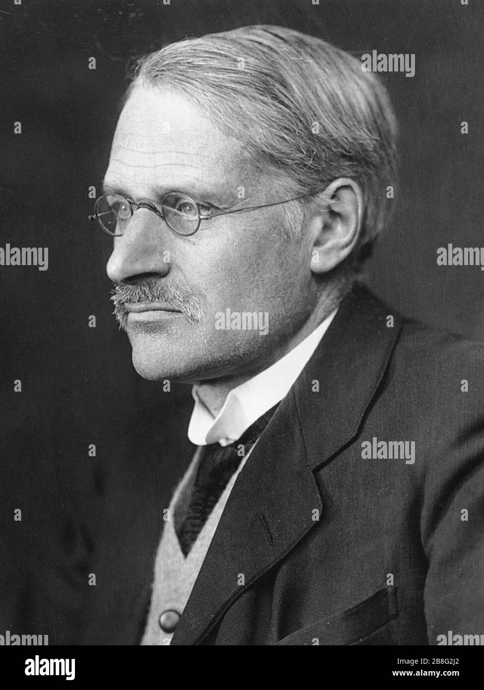 GM Trevelyan by Beresford Stock Photo - Alamy