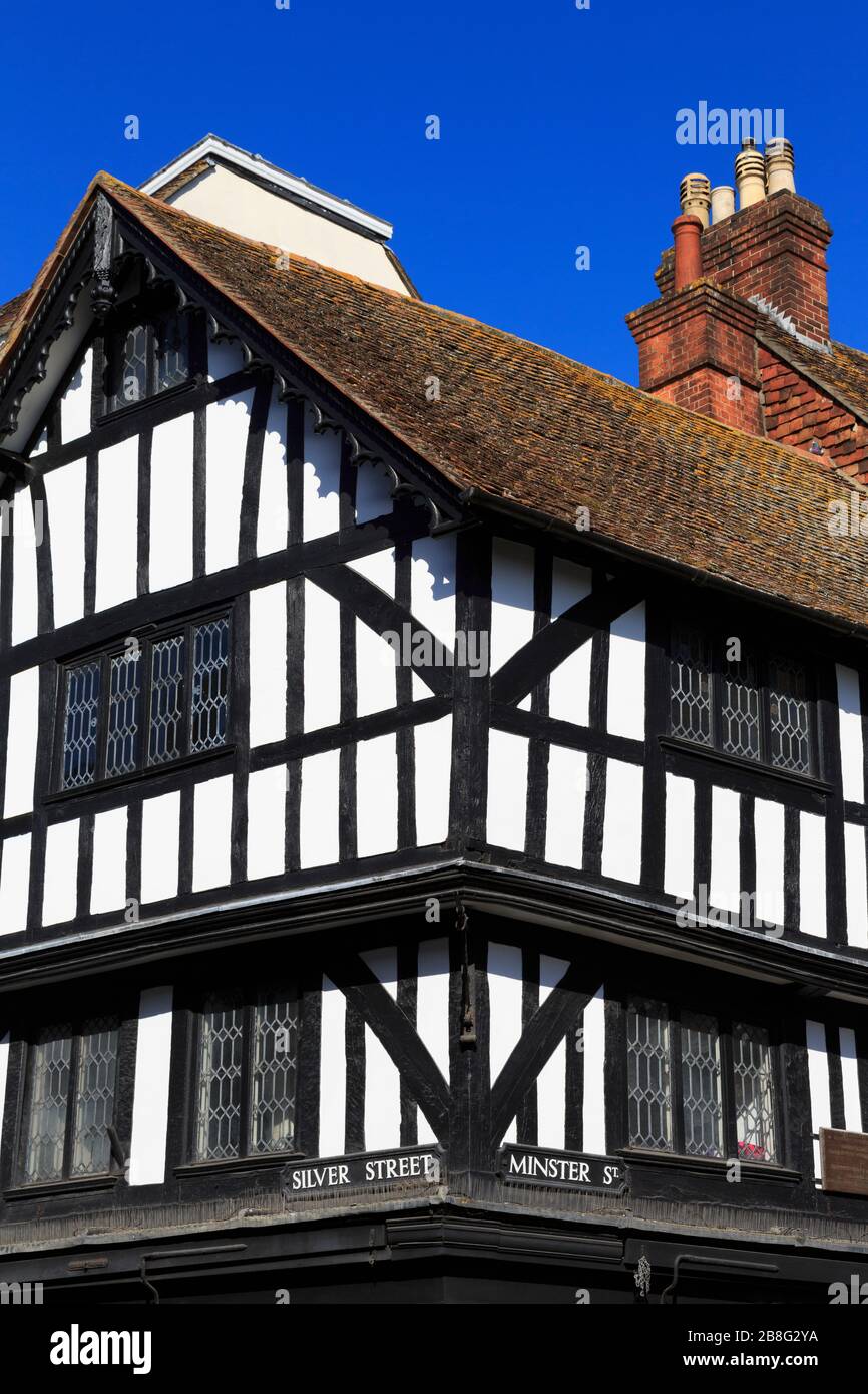 Tudor store hi-res stock photography and images - Alamy