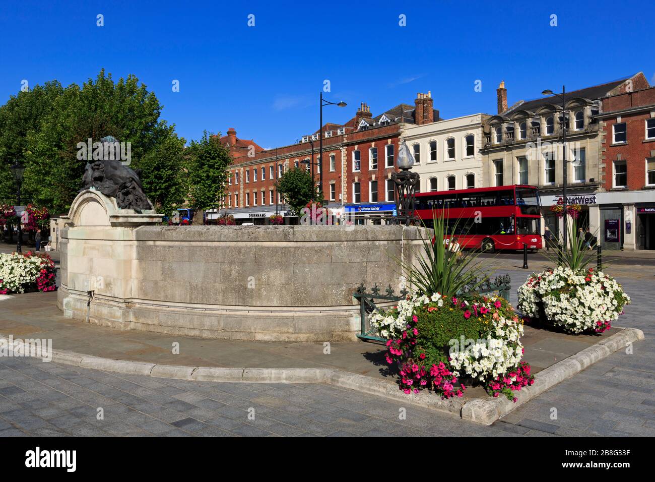 Market square salisbury hi-res stock photography and images - Alamy