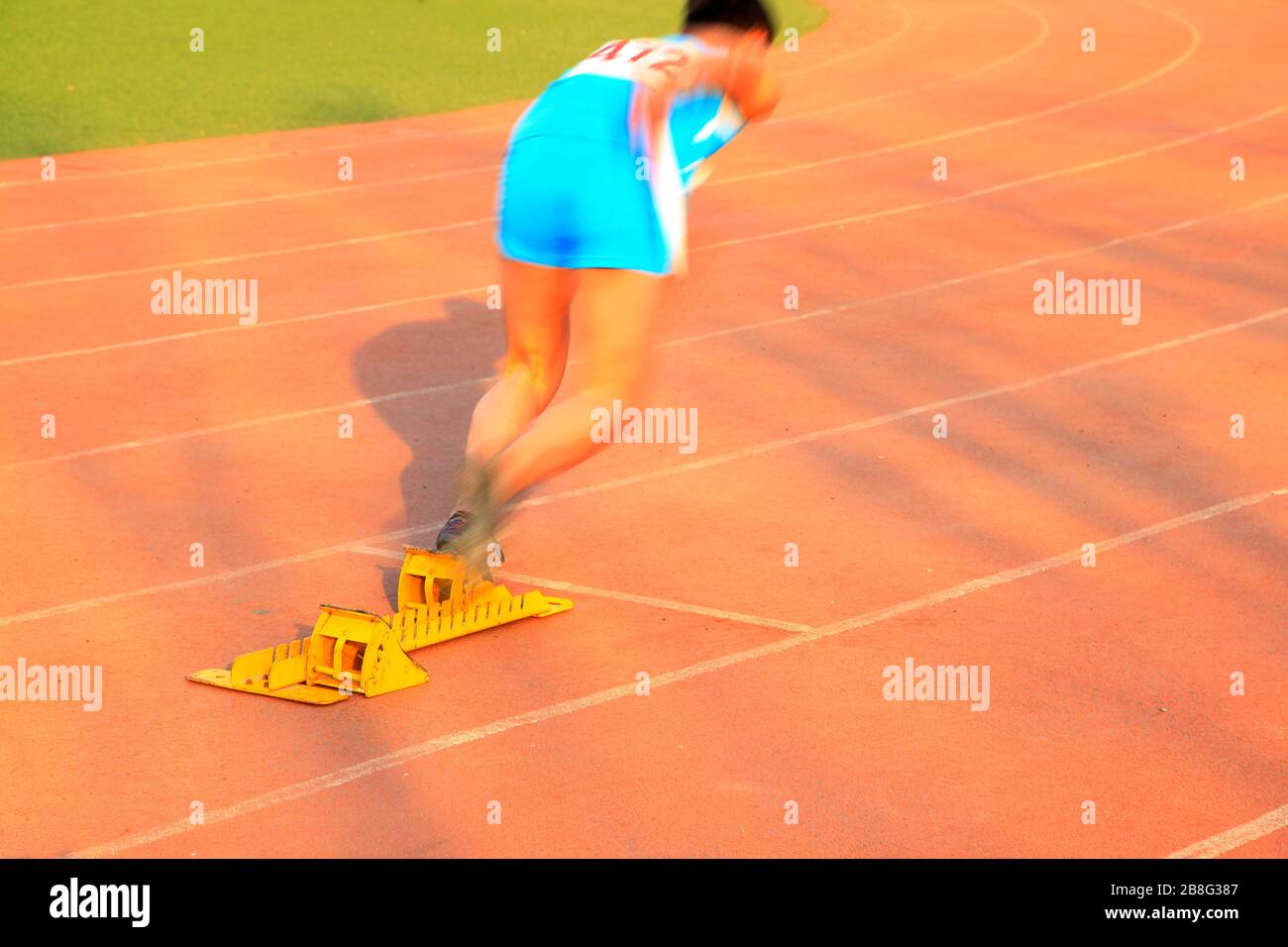 Sport starting block athletes hi-res stock photography and images - Alamy