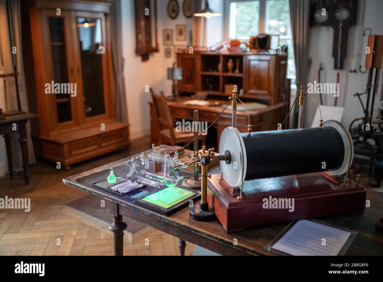 05 March 2020, Bavaria, Würzburg: The discovery laboratory with the ...