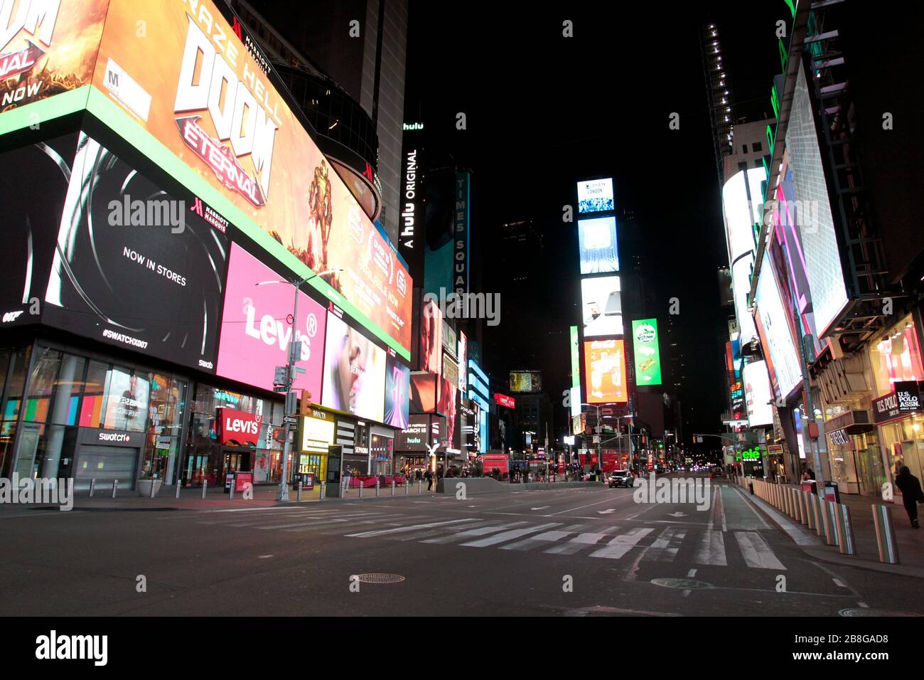 Empty landmarks times square hi-res stock photography and images - Alamy