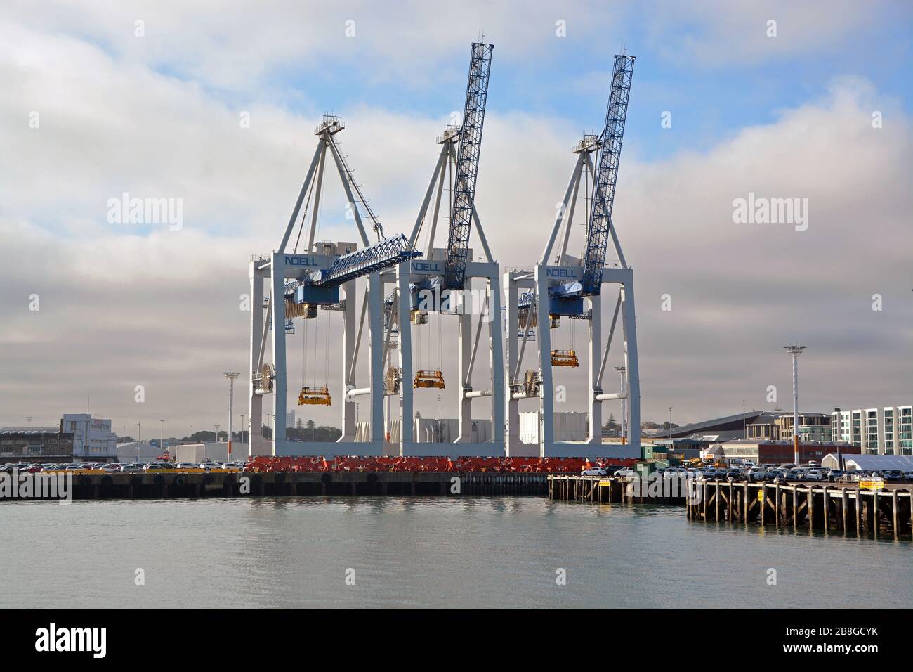 Auckland docks hi-res stock photography and images - Alamy
