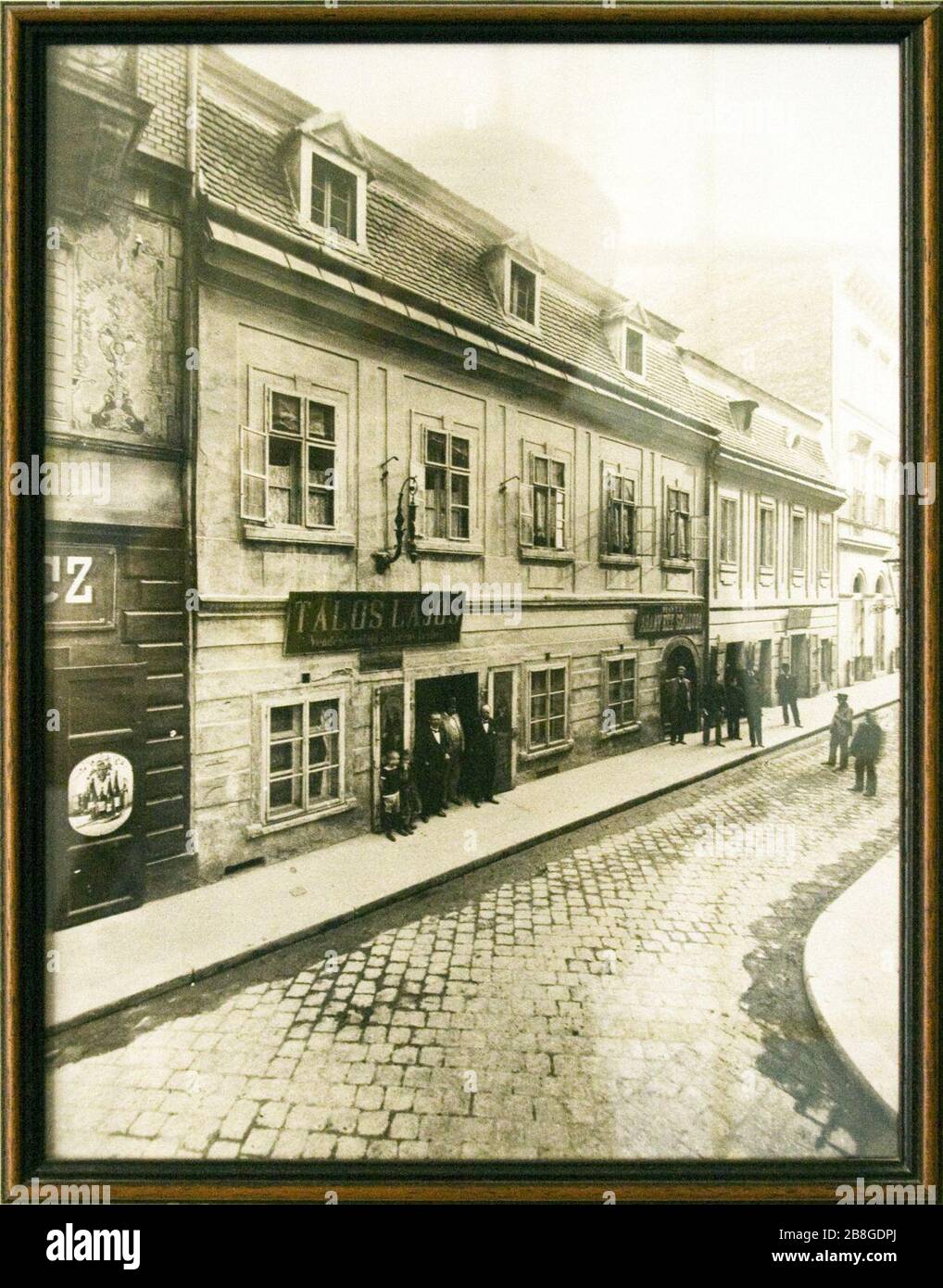 The hand inn hi-res stock photography and images - Alamy