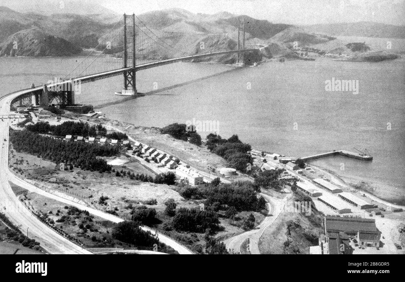 Bridge gate in historical Black and White Stock Photos & Images - Alamy