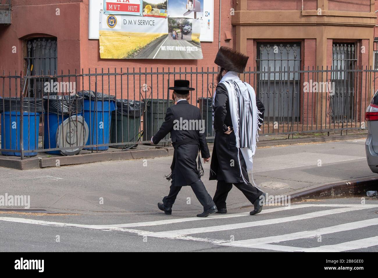 Hasidic jews brooklyn hi-res stock photography and images - Alamy