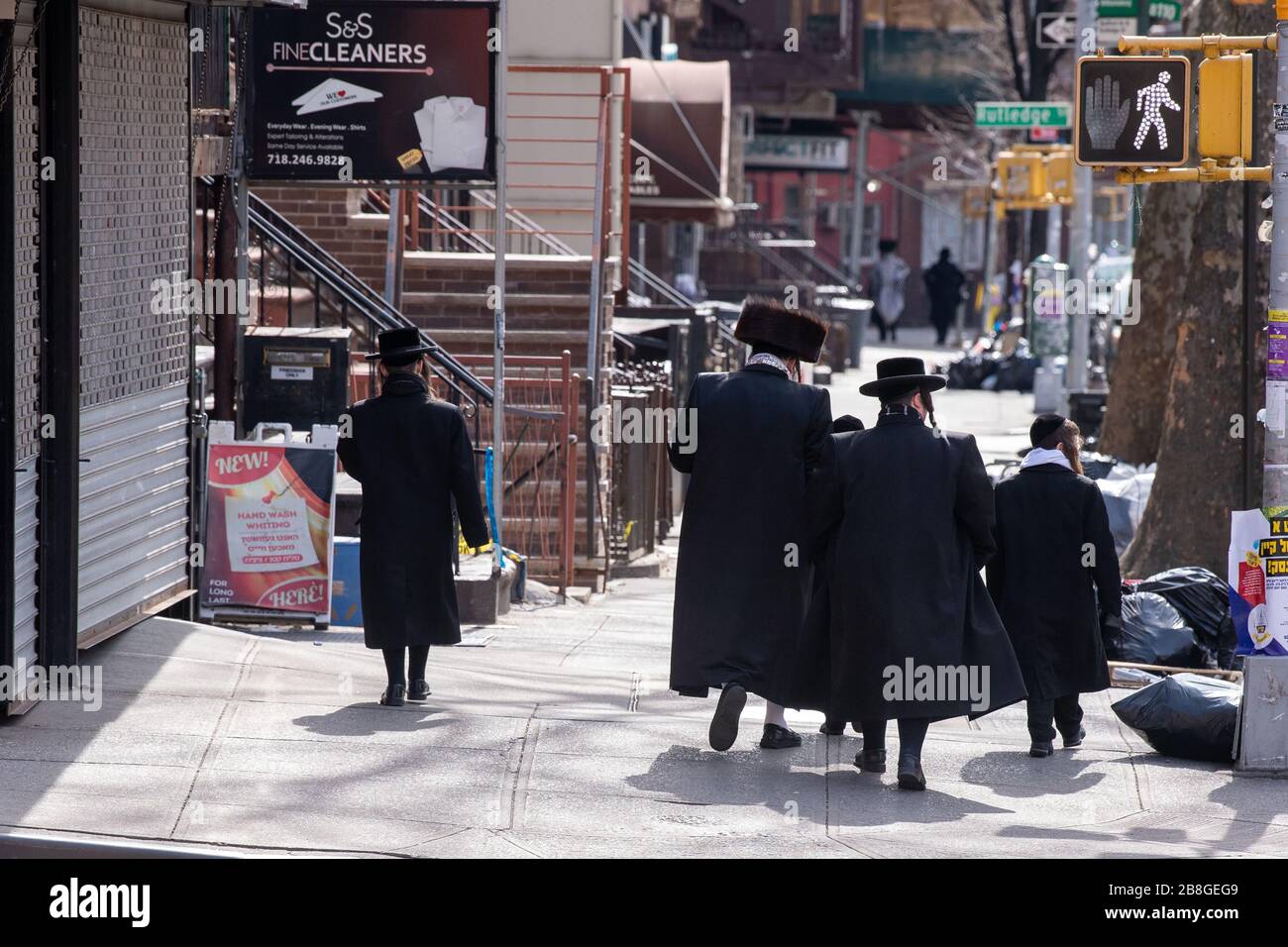 Hasidic jews brooklyn hi-res stock photography and images - Alamy
