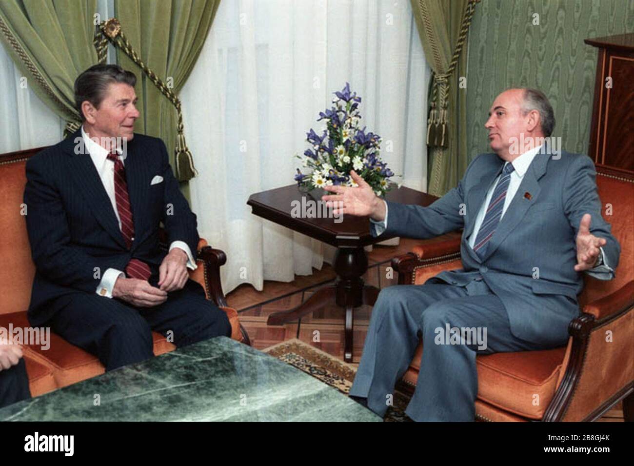Gorbachev and Reagan 1985-7 Stock Photo - Alamy