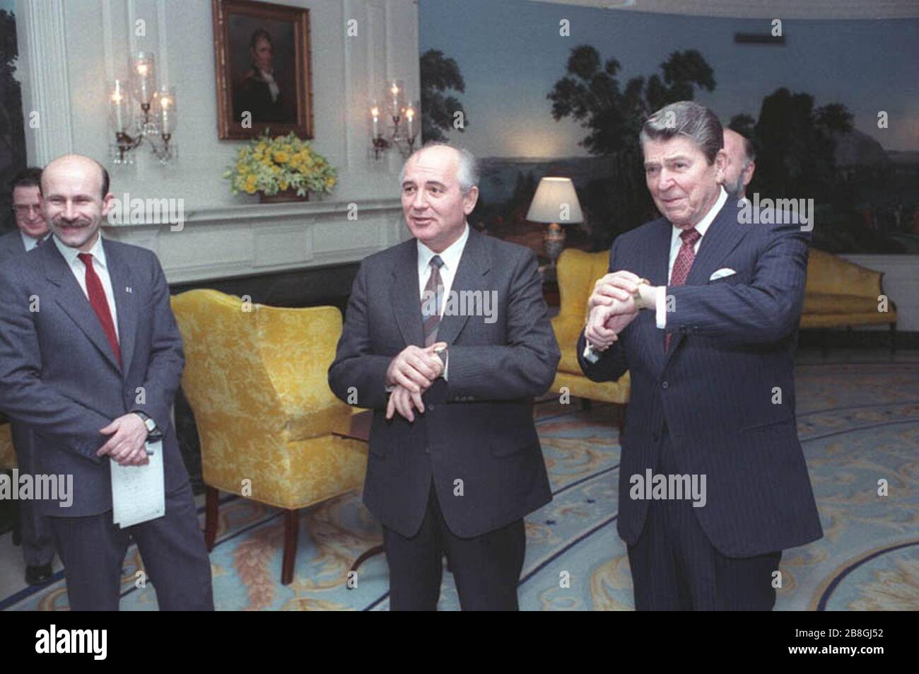Gorbachev and Reagan 1987-10 Stock Photo - Alamy