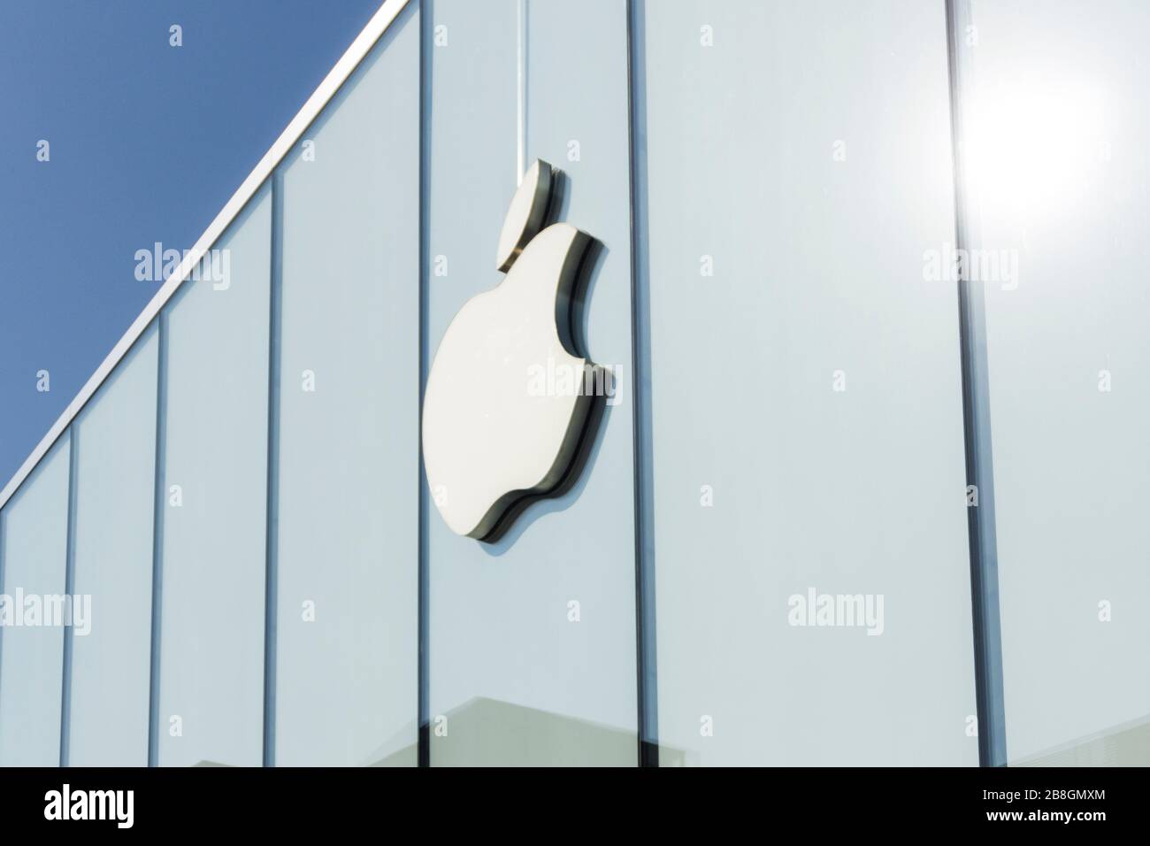 Apple store architecture hi-res stock photography and images - Alamy