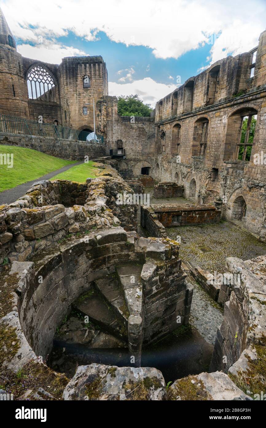 Scottish medieval architecture hi-res stock photography and images - Alamy