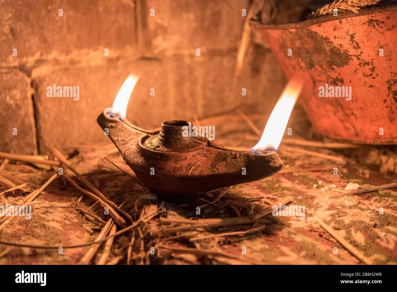 Vintage oil lamp Stock Photo - Alamy
