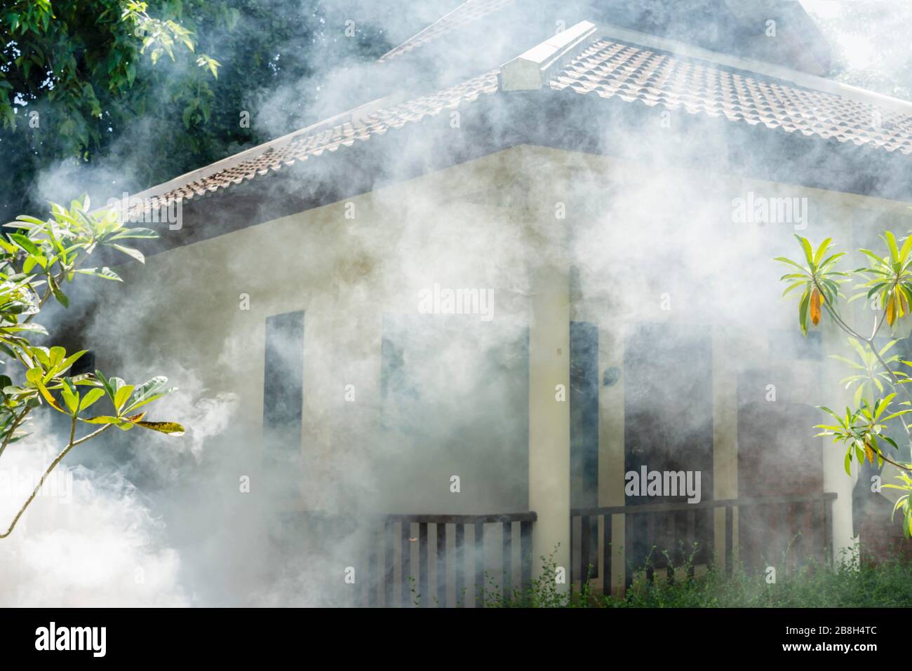 Heavy dense smoke hi-res stock photography and images - Alamy