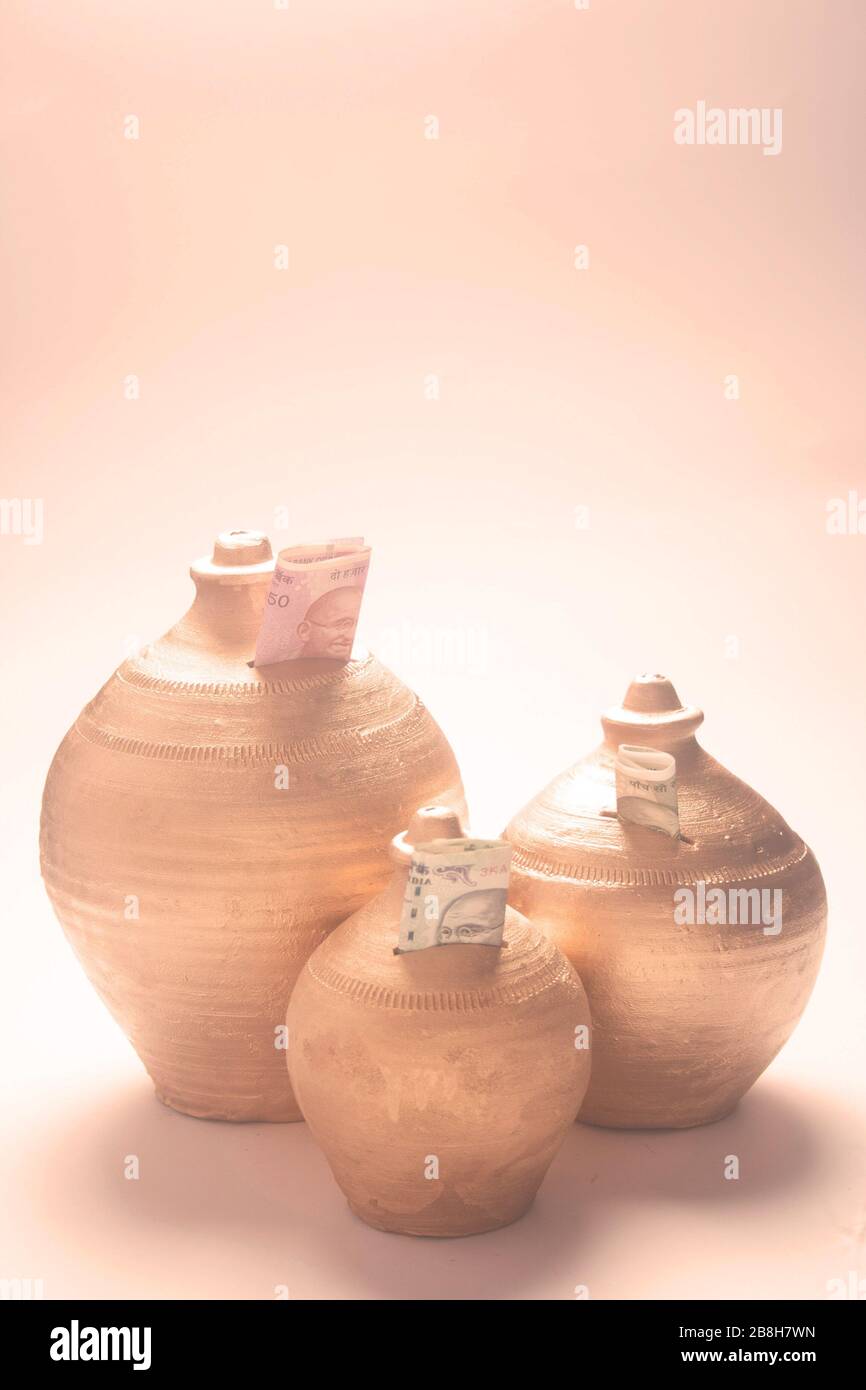 Gullak hi-res stock photography and images - Alamy