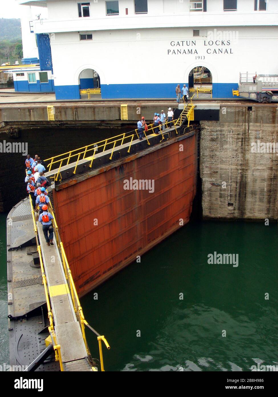 Mitre lock hi-res stock photography and images - Alamy