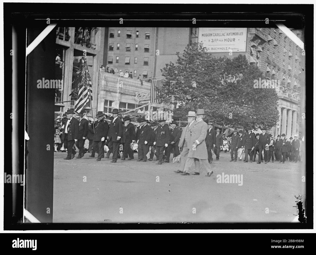 GRAND ARMY OF THE REPUBLIC. UNIT IN DRAFT PARADE OF D.C. 2 CONFEDERATE ...