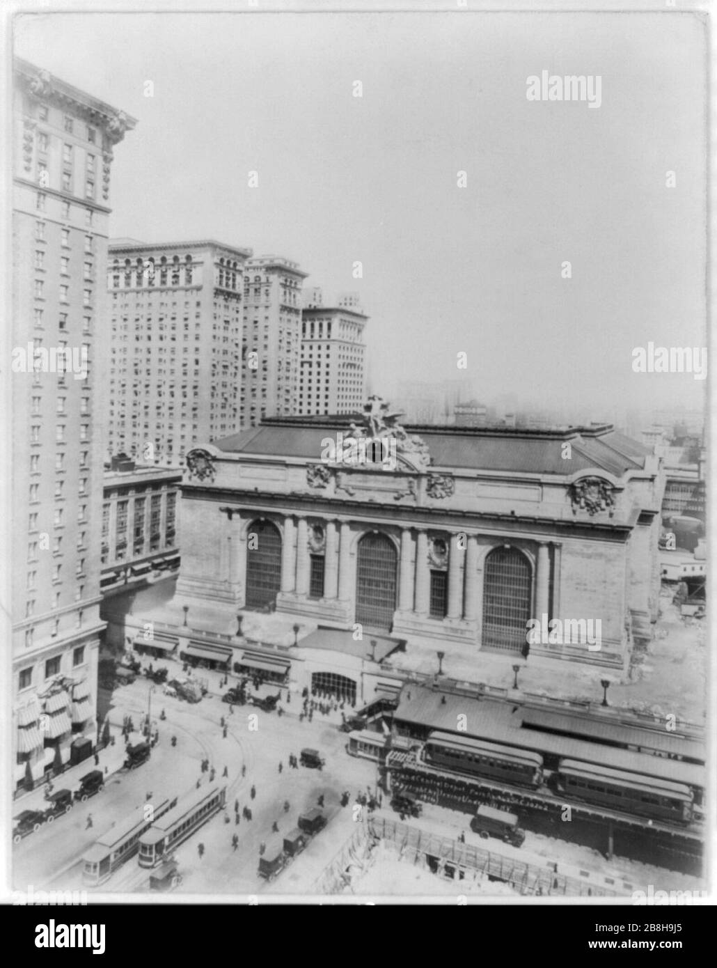 Ave central Black and White Stock Photos & Images - Alamy