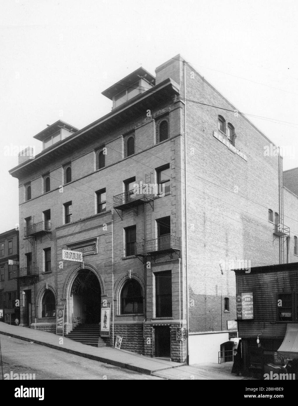 Seattle opera house hi-res stock photography and images - Alamy