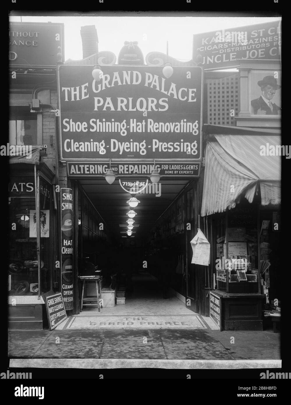 Grand Palace, shoe shining parlor, (719 1-2 14th St., Washington, D.C ...