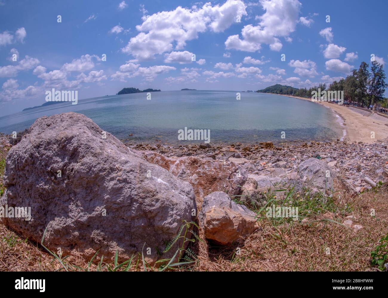 Rocks, beaches and emerald sea at Sairee Beach, Chumphon Province Stock ...