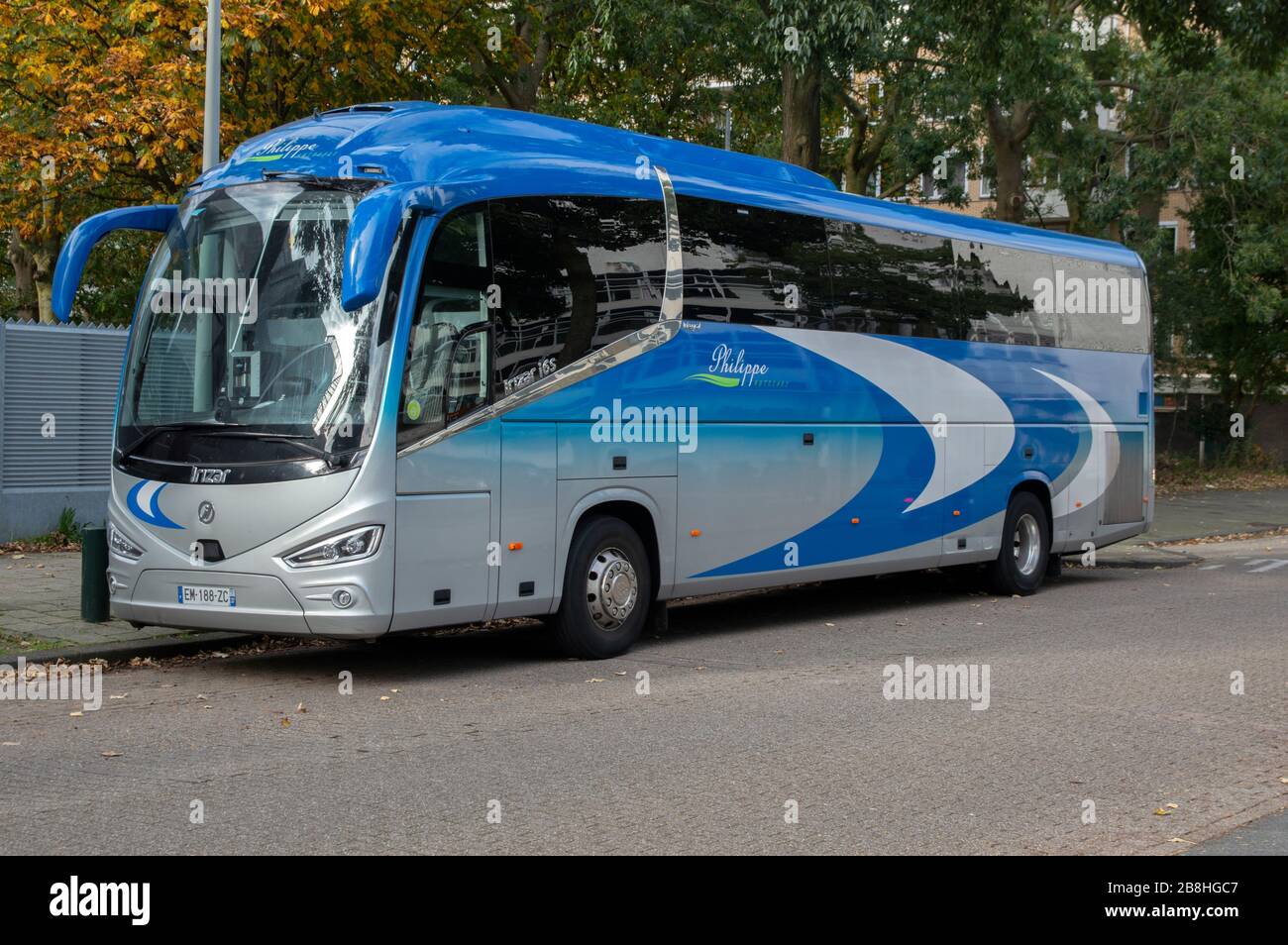 2000 bus hi-res stock photography and images - Alamy
