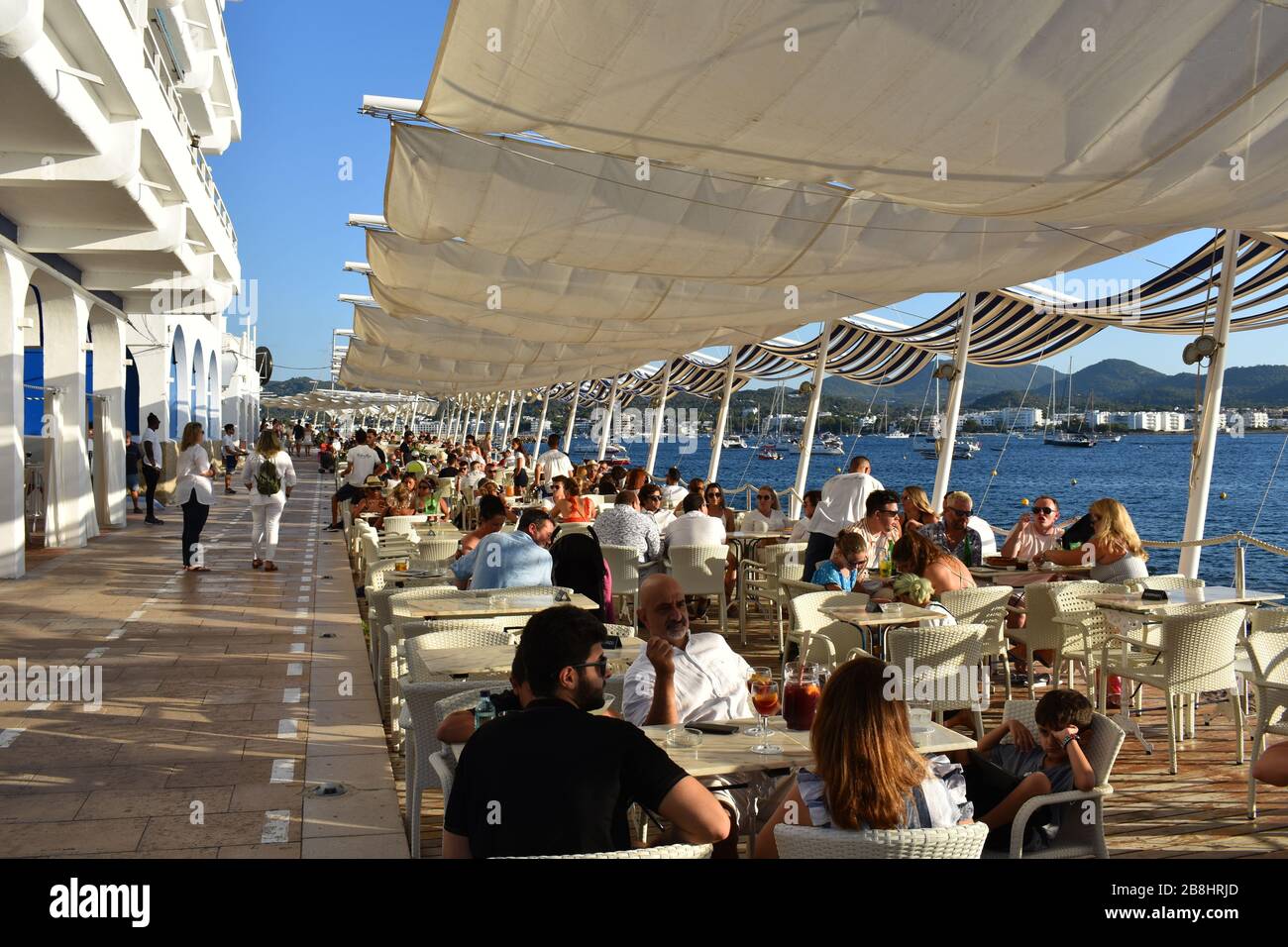 Cafe del Mar, Sant Antoni de Portmany, Ibiza, Spain Stock Photo - Alamy