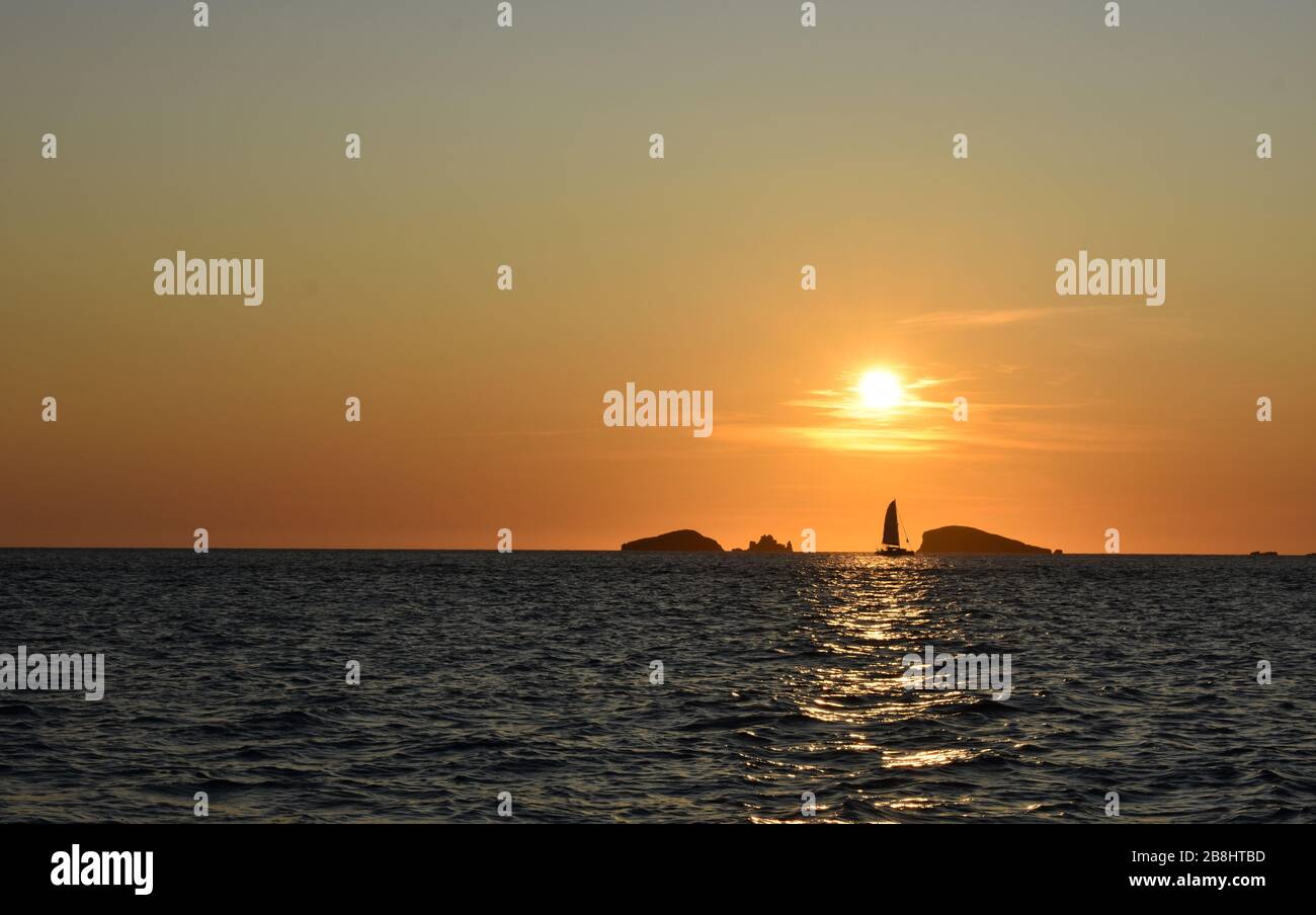 Offshore islands hi-res stock photography and images - Alamy