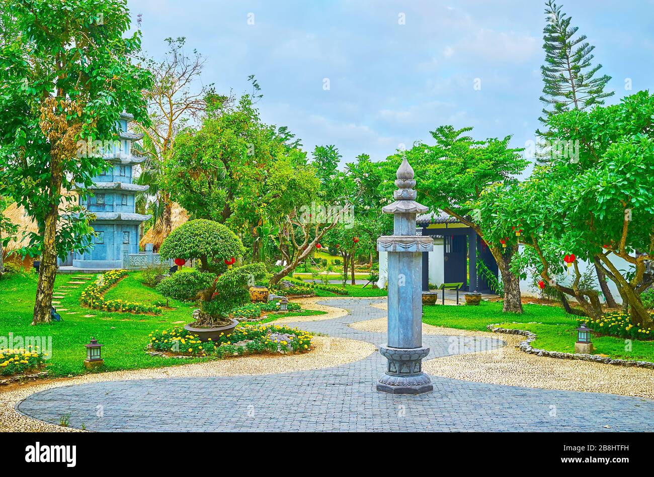 Chinese ornamental greenery hi-res stock photography and images - Alamy