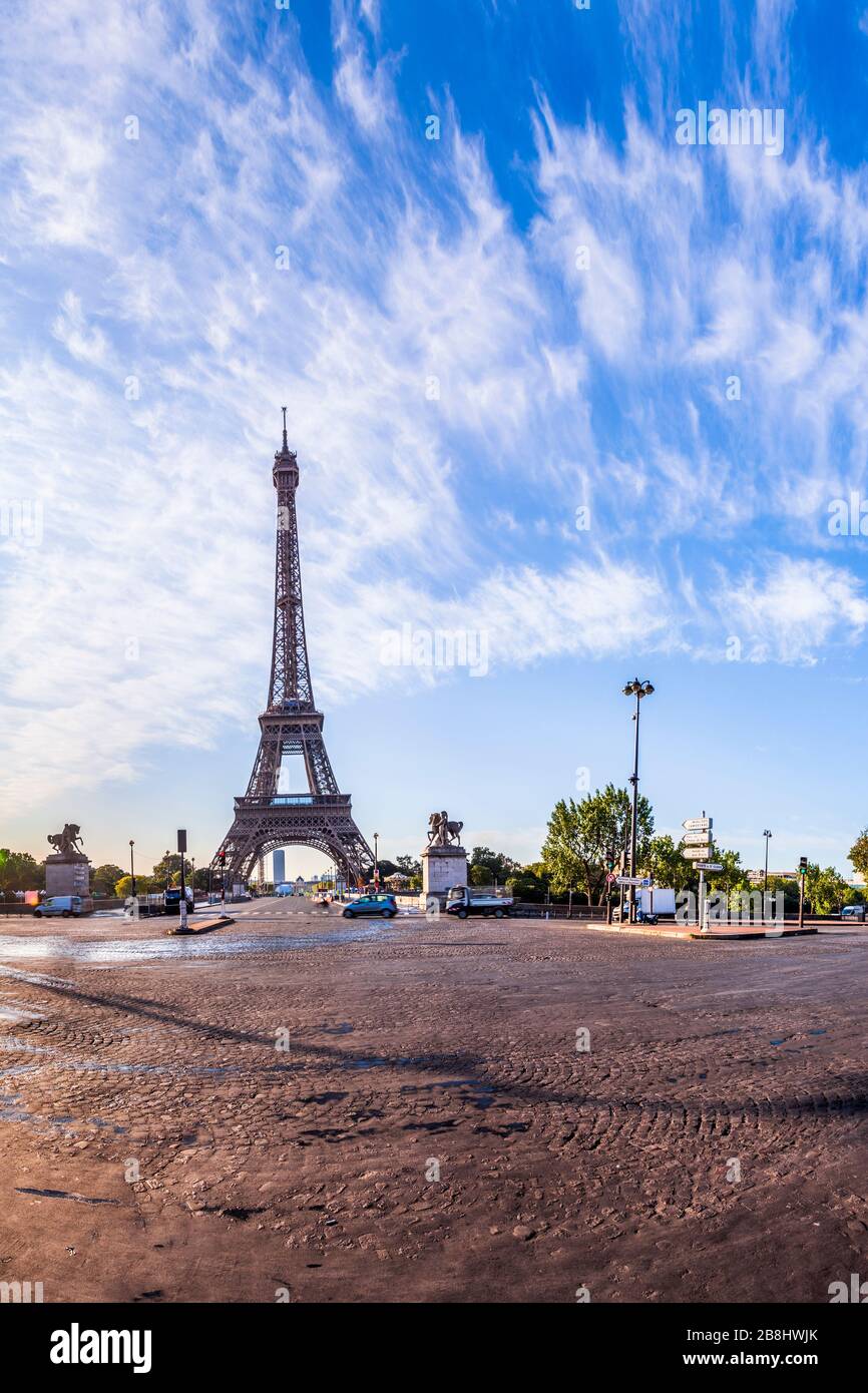 360 panorama paris hi-res stock photography and images - Alamy