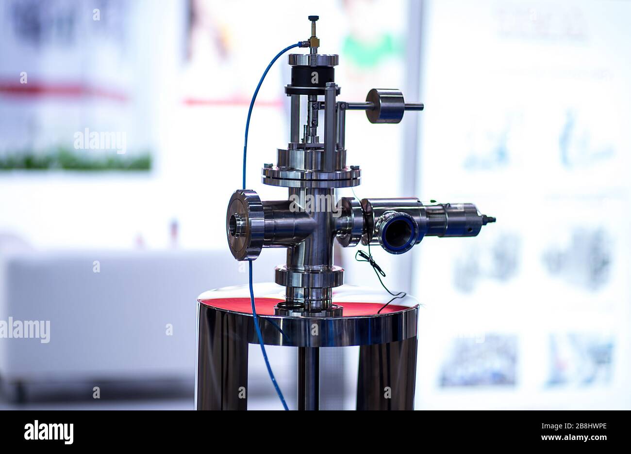 A CNC milling machine milling heads metal industry Stock Photo - Alamy