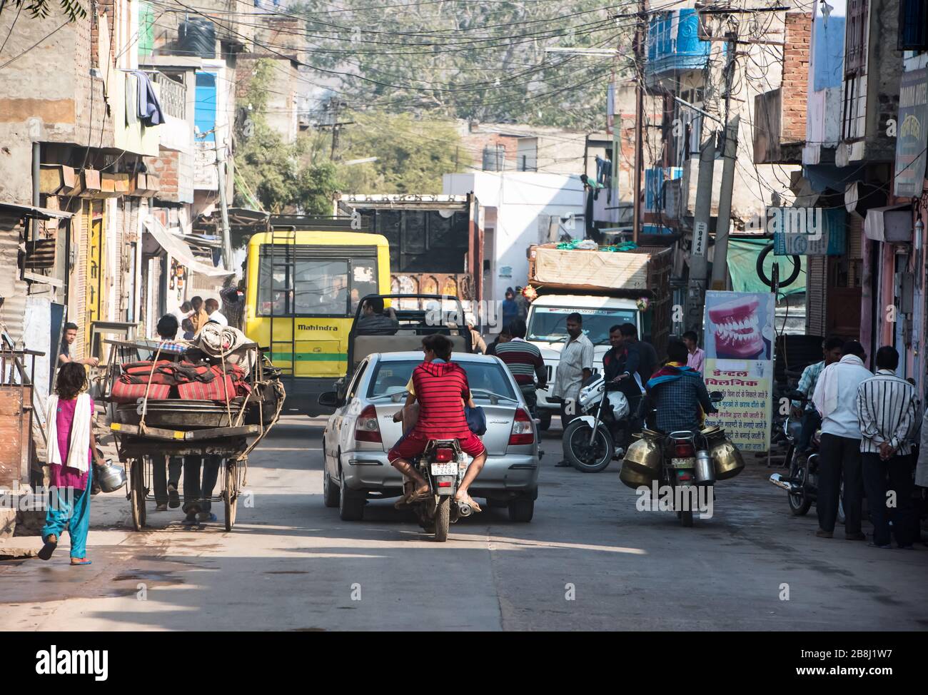 Typical Street scene and lifestyle in India Stock Photo - Alamy