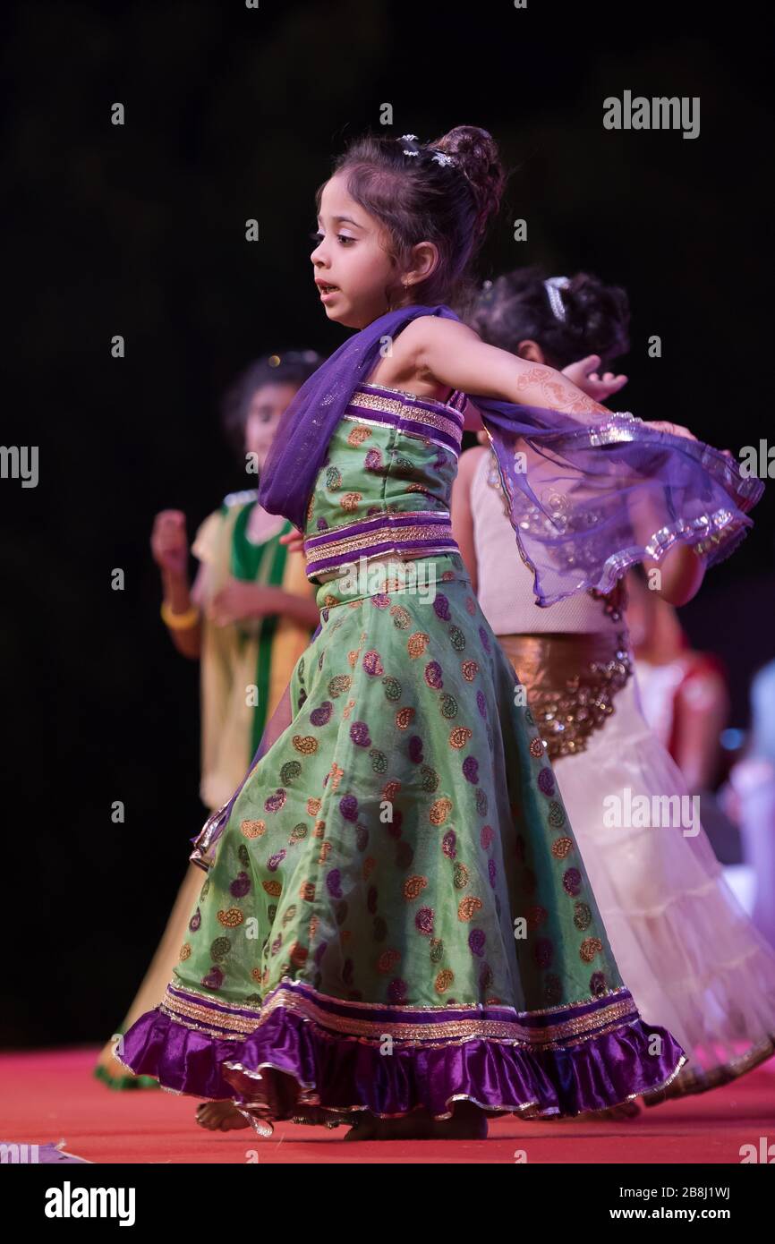 Indian wedding dance hi-res stock photography and images - Alamy