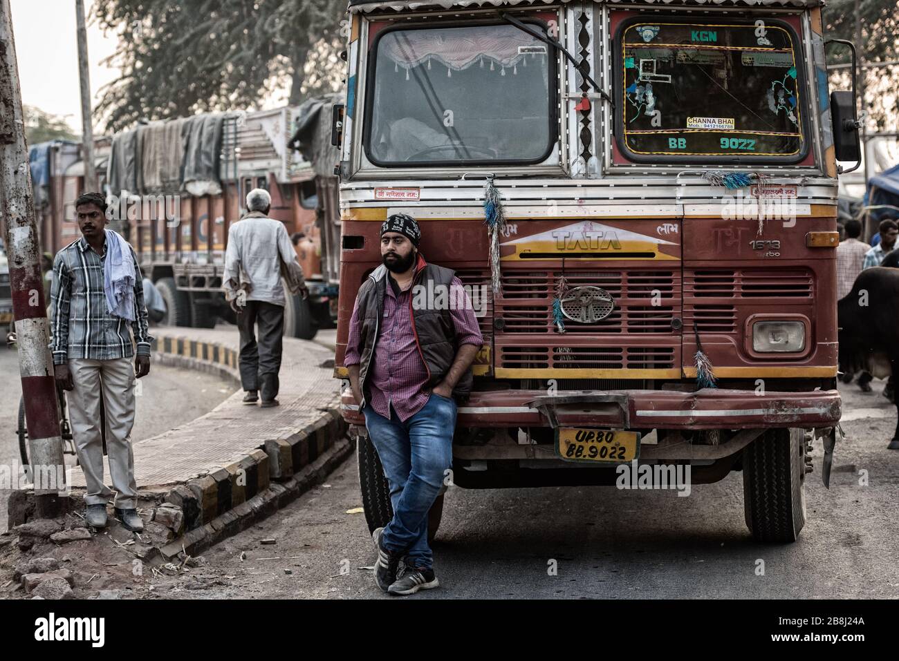Indian lorry hi-res stock photography and images - Alamy