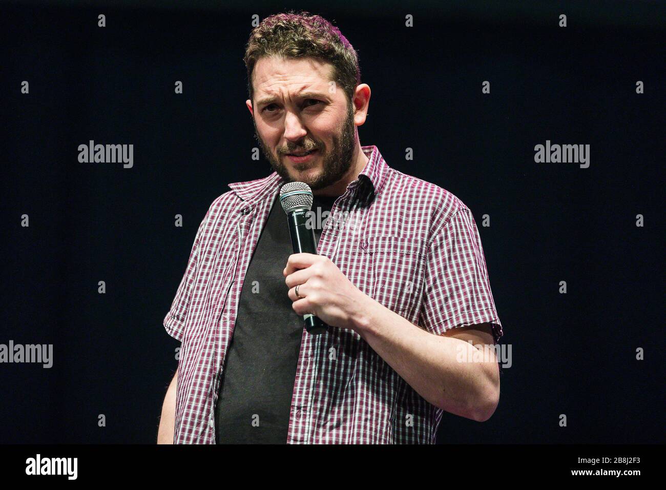 English stand up comedian hi-res stock photography and images - Alamy