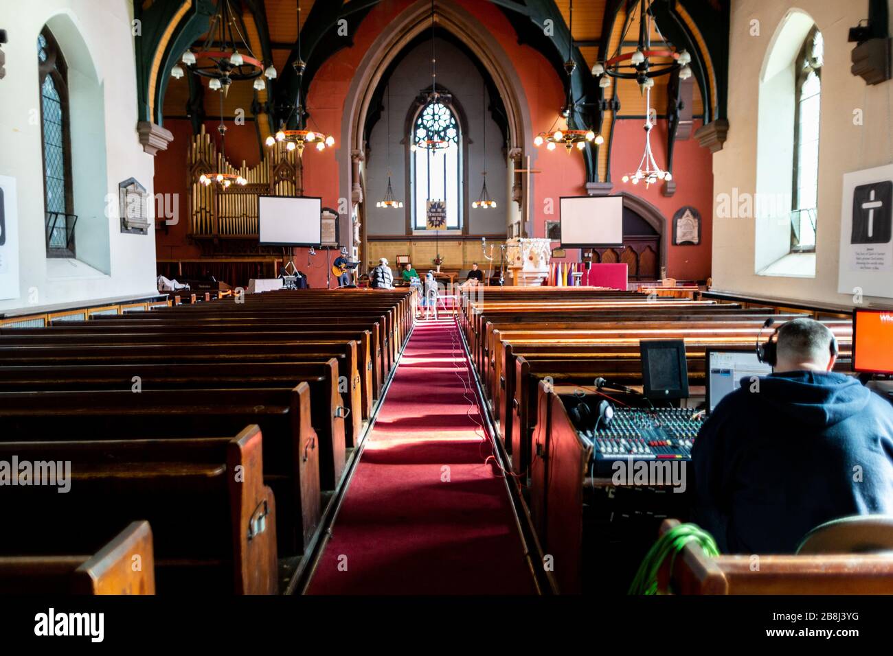 Empty church service hi-res stock photography and images - Alamy