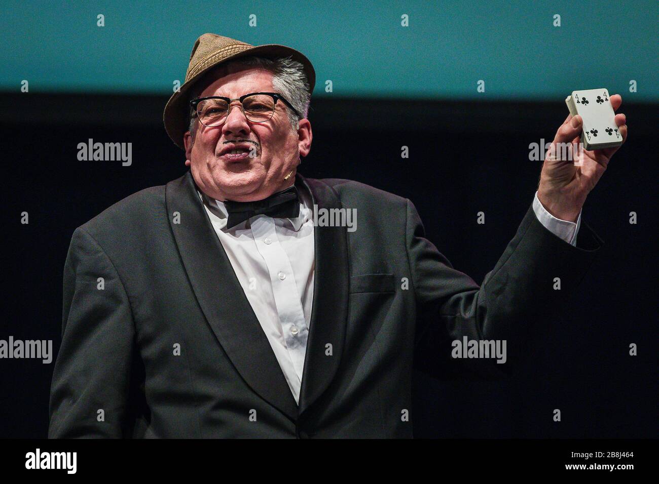 Steve delaney comedian hi-res stock photography and images - Alamy