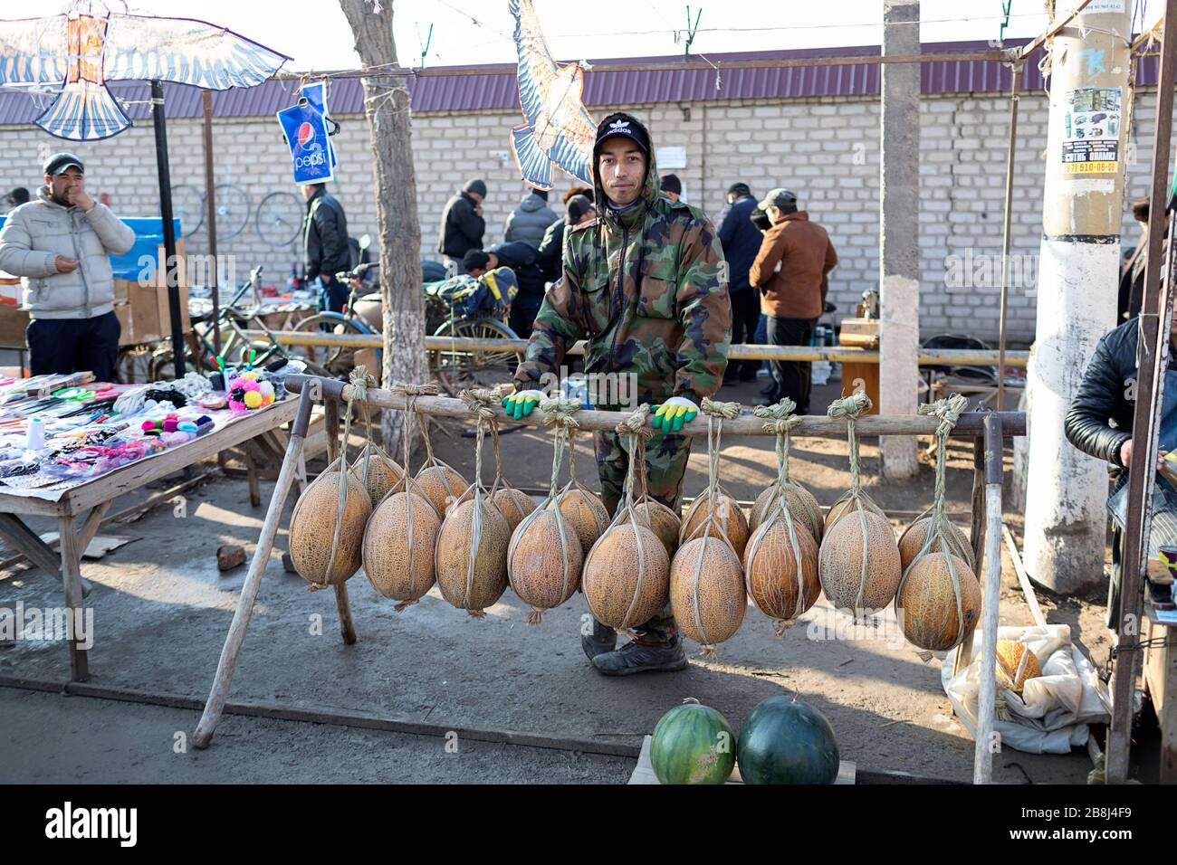 Uzbekistan melon hi-res stock photography and images - Alamy