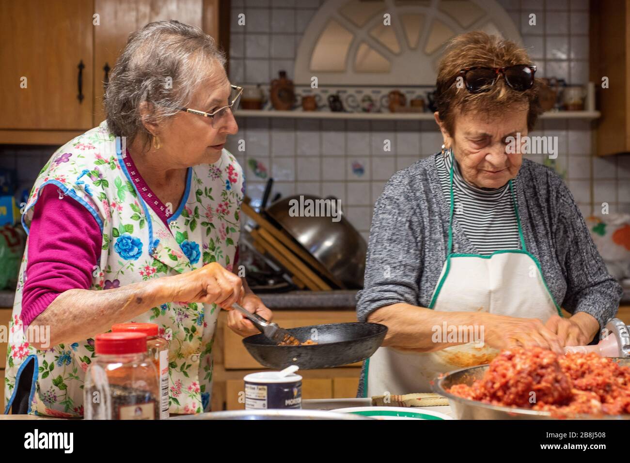 Italian grandma hi-res stock photography and images - Alamy