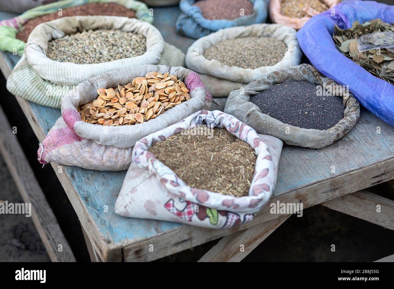 Buying seeds hi-res stock photography and images - Alamy