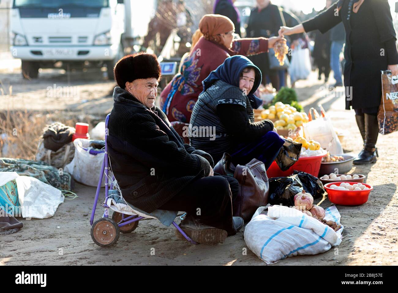 Uzbek outdoor market hi-res stock photography and images - Alamy