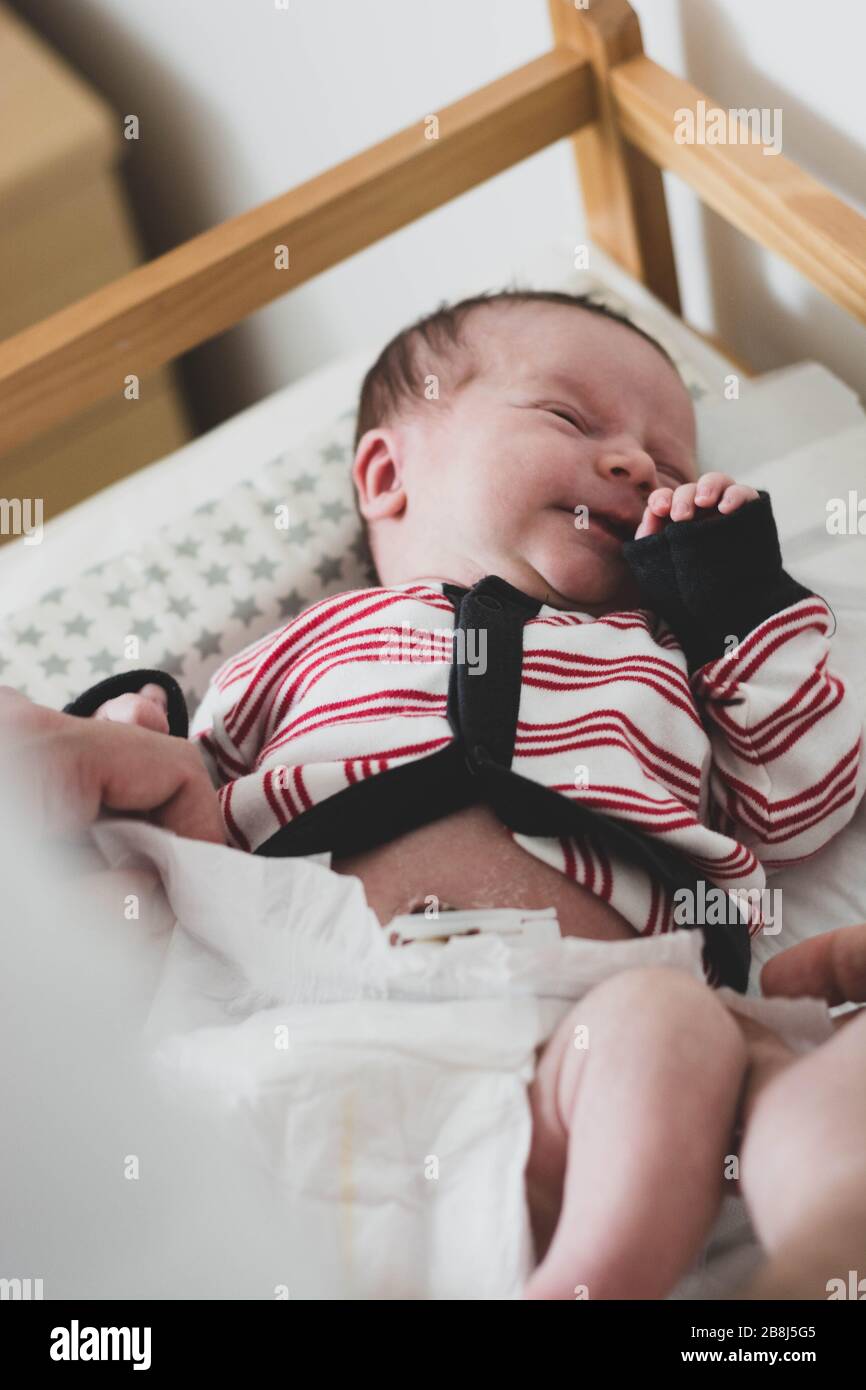 Changing diaper toddler girl hi-res stock photography and images - Alamy