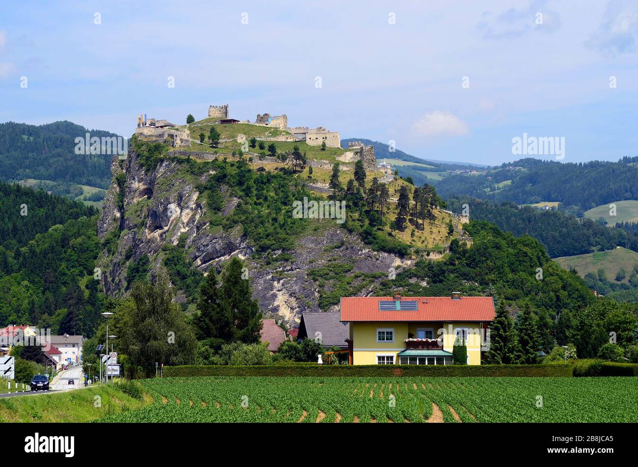 Griffen castle hi-res stock photography and images - Alamy