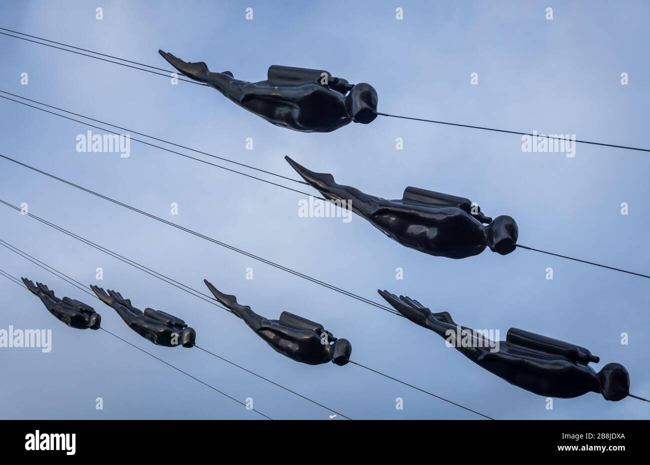 The diver sculpture hi-res stock photography and images - Alamy