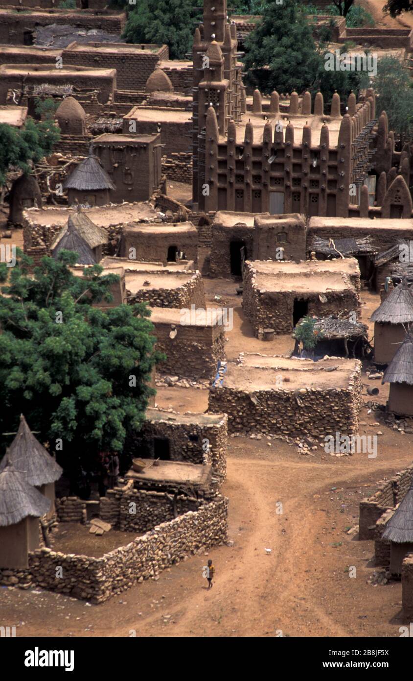 Mud mosque in Teli, Dogon Country, Mali Stock Photo - Alamy