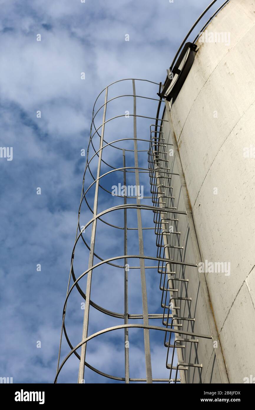 Silo warehouse on a farm Stock Photo - Alamy